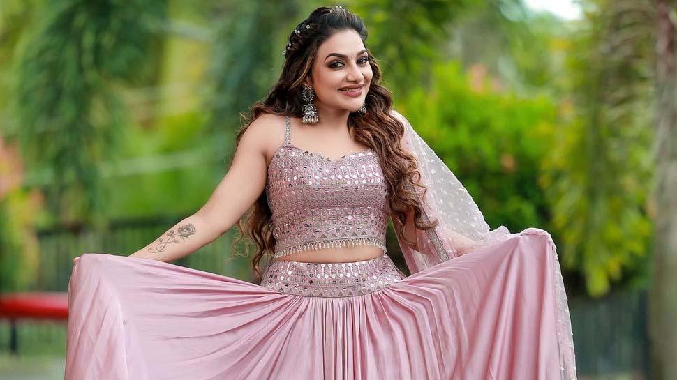 Rimi Tomy | Birthday | Family | Age | Husband Name
